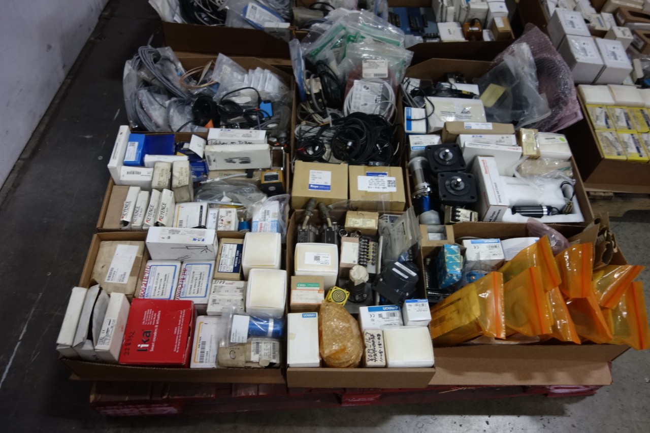 3 PALLETS OF ASSORTED SENSORS For Sale | Aucto