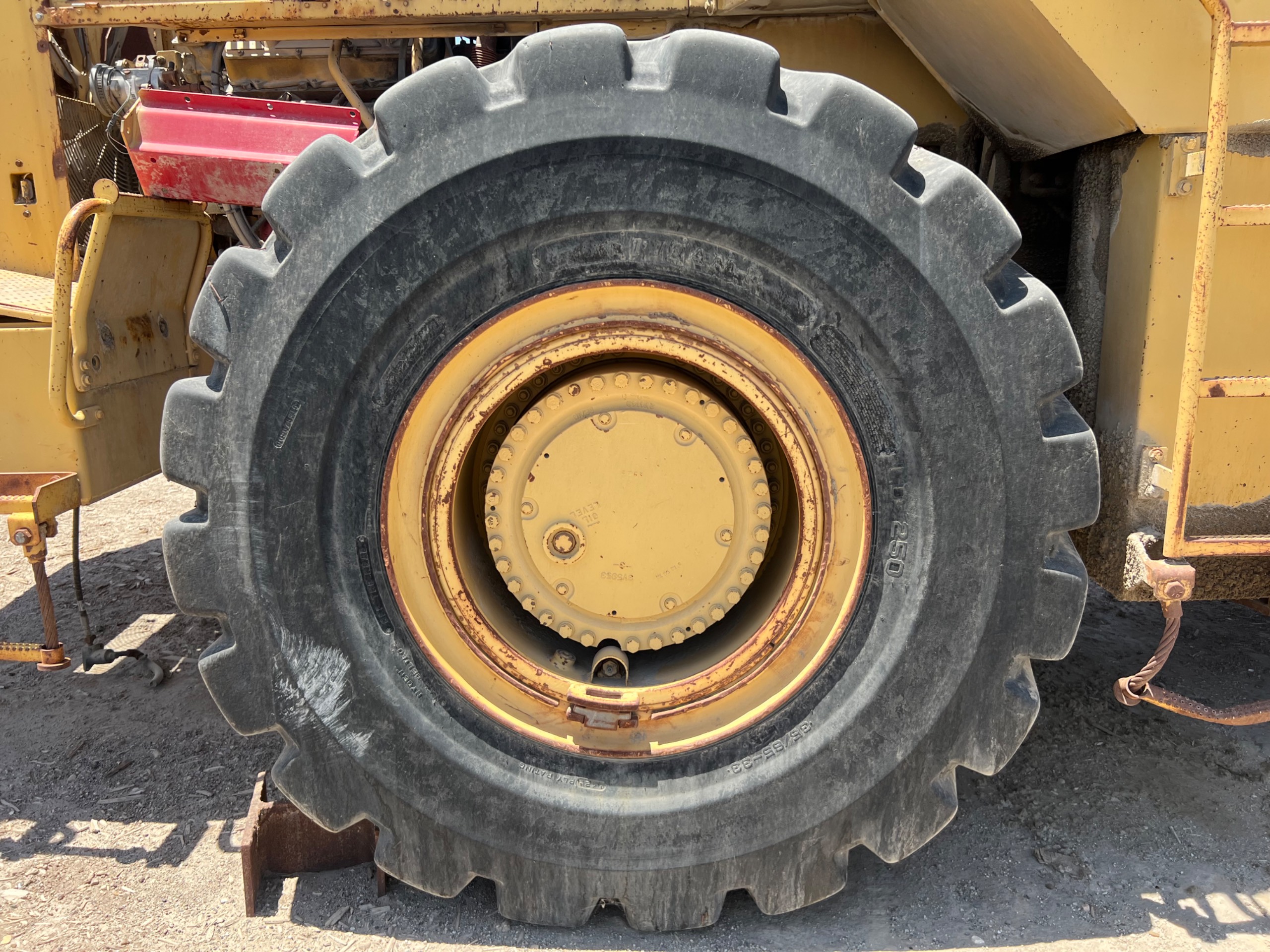 CATERPILLAR 988B WHEEL LOADER