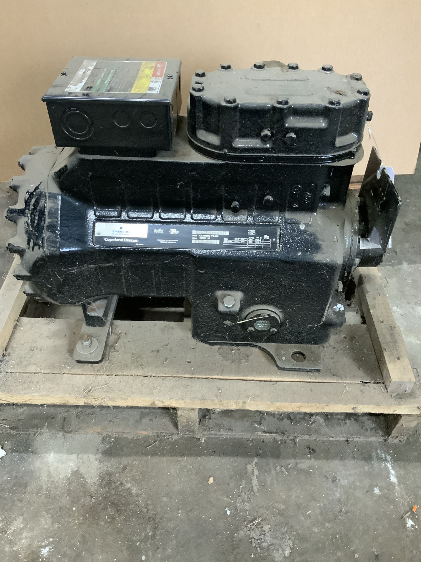 COPELAND DISCUS 3DF3R15ME-TFD-800 AC COMPRESSOR