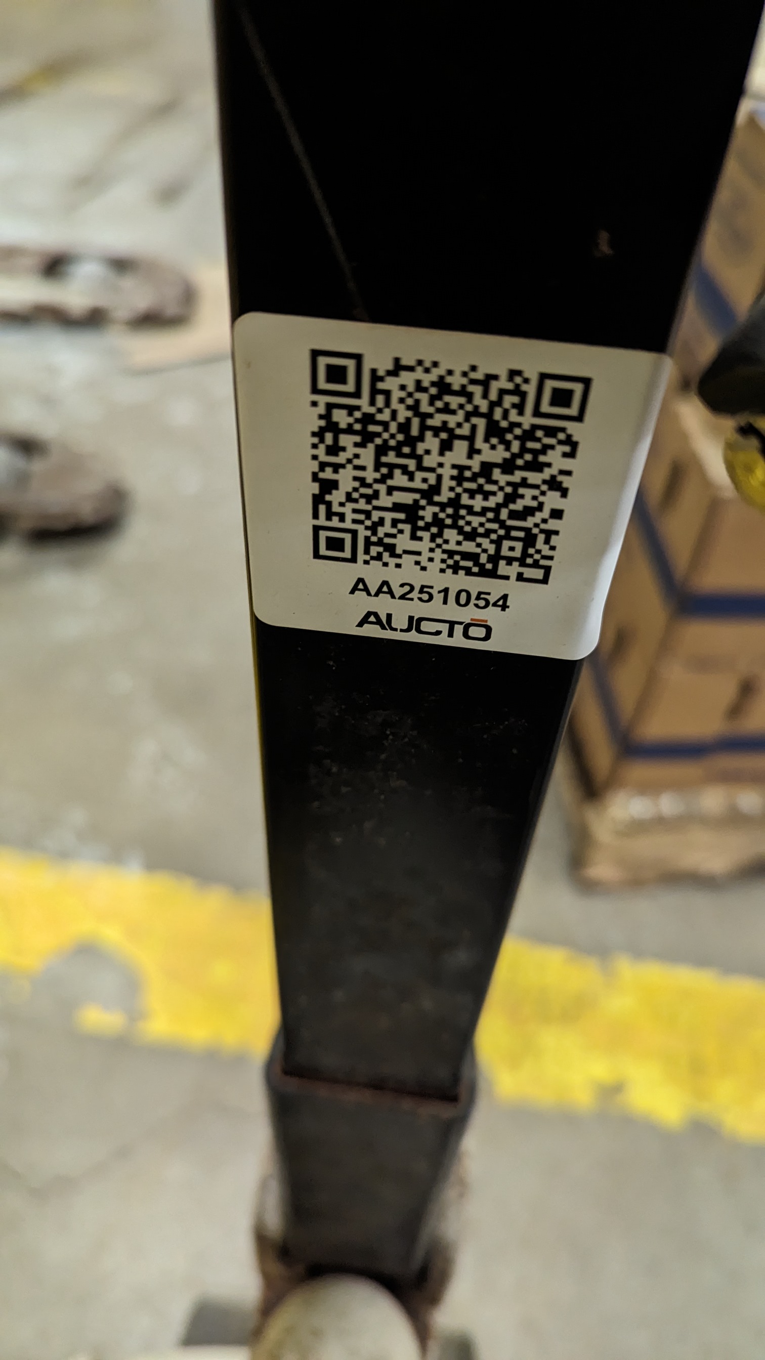 CROWN PTH50 5000 LB PALLET JACK For Sale | Aucto