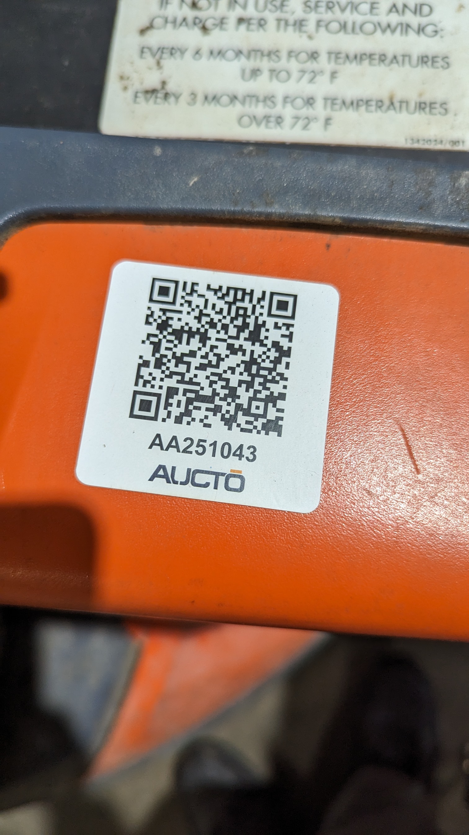 TOYOTA 8HBW23 24V ELECTRIC PALLET JACK