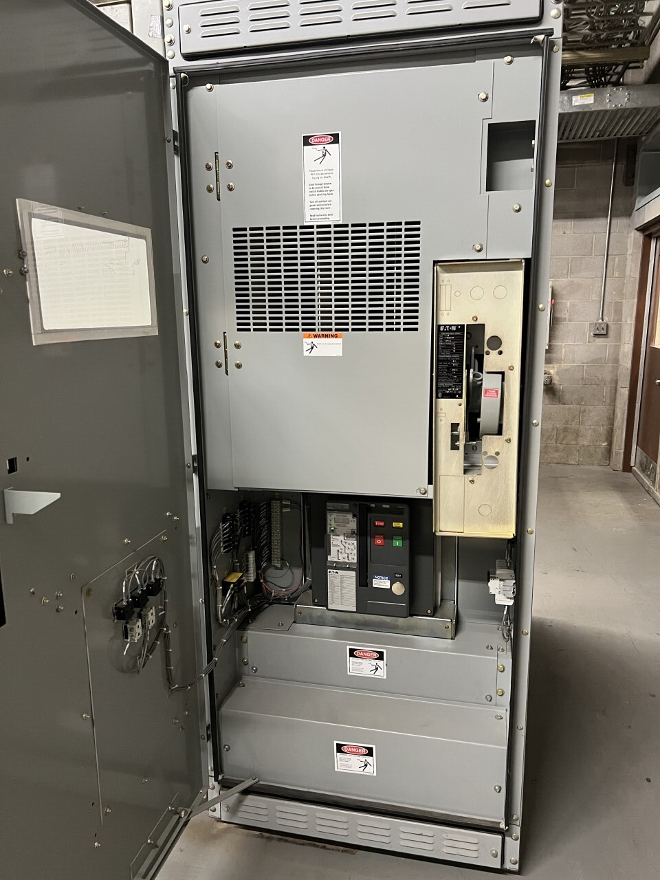 Eaton VCP vacuum breaker & switchgear For Sale | Aucto