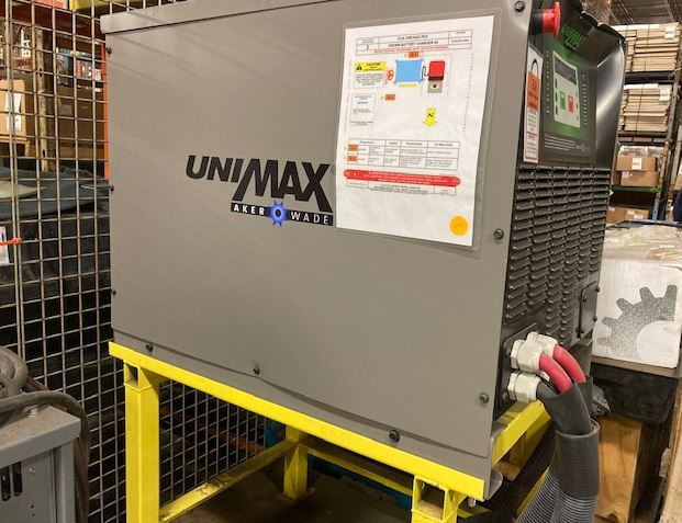 Crown RM6000 Reach Truck and battery charger For Sale | Aucto