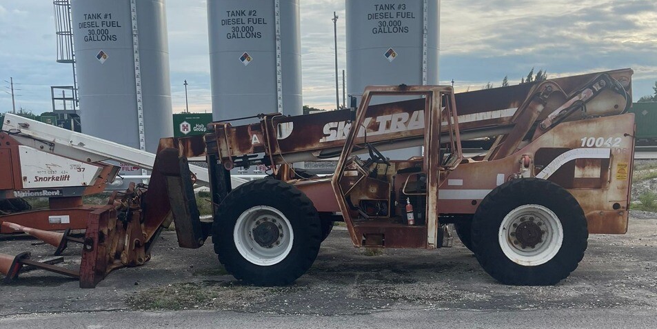 Skytrak Rough Terrain Forklift - Model B8400 For Sale | Aucto