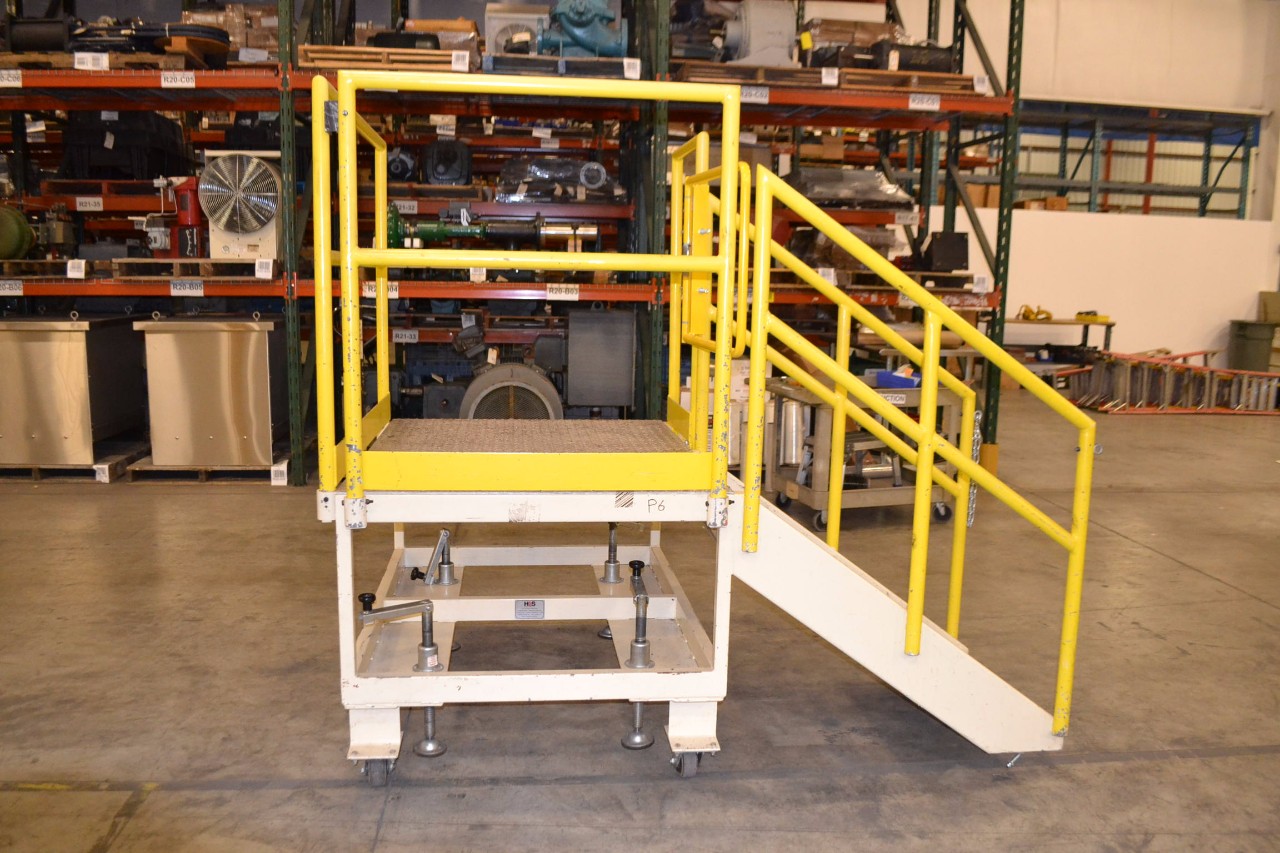 5 STEP ROLLING STAIRS AND PLATFORM