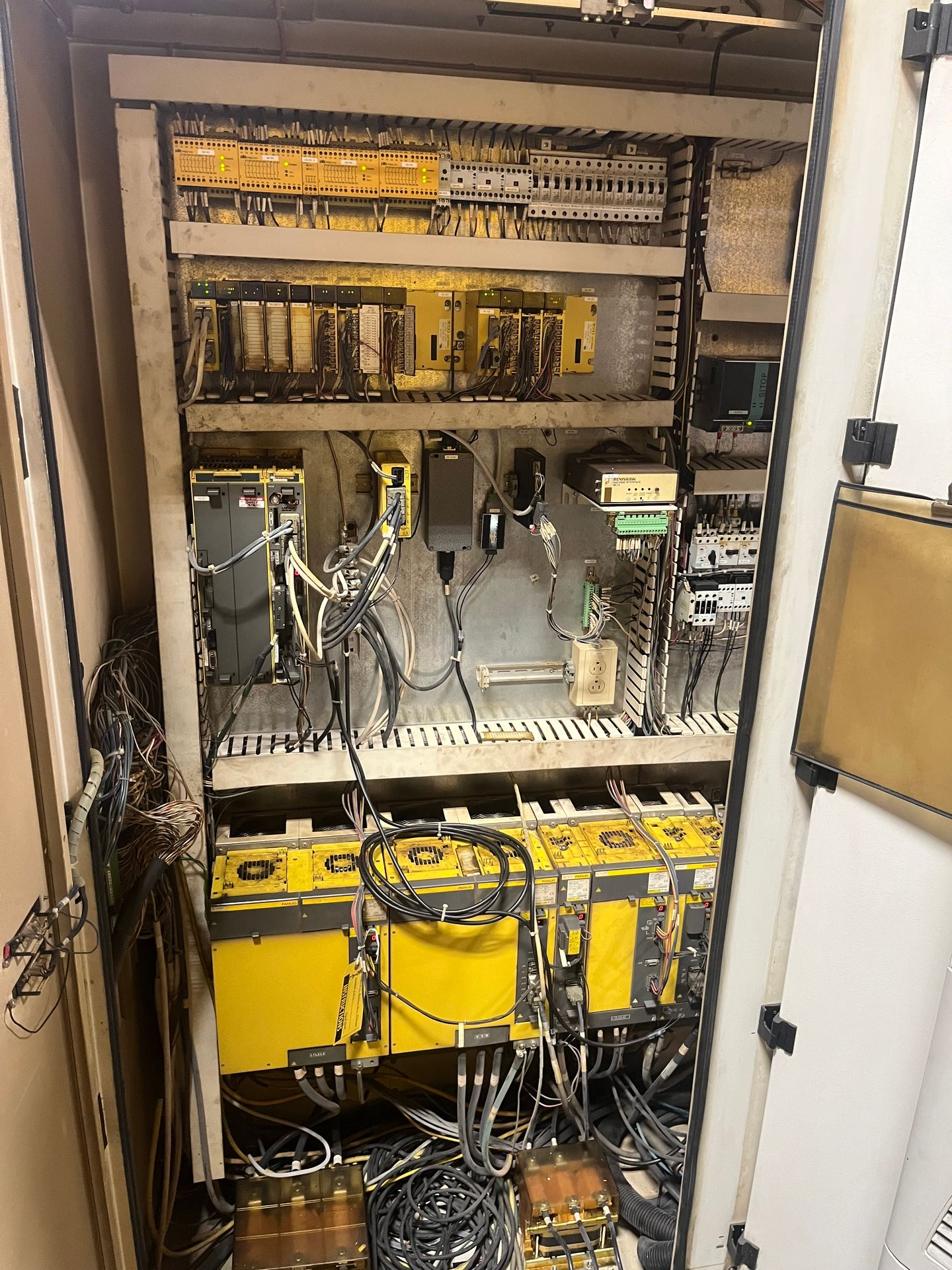 2005 Giddings & Lewis VTC 1600 w/ Fanuc 160i-TB Control W/ Tool Changer ...