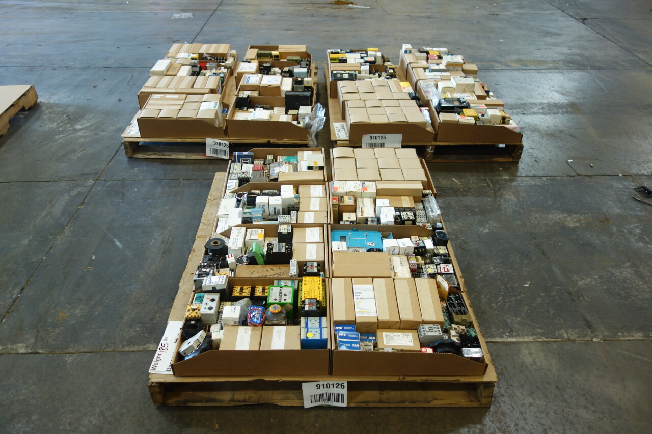 3 PALLETS OF ASSORTED ELECTRICAL TIMERS, RELAYS, COUNTERS For Sale | Aucto