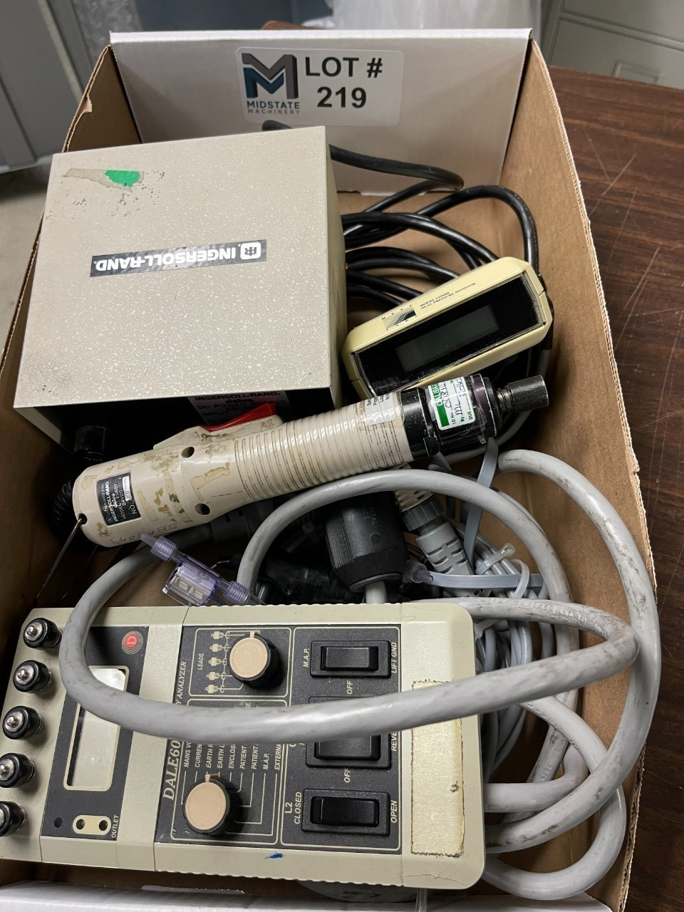 Dale Electrical Safety 601 Analyzer & Screw Driver