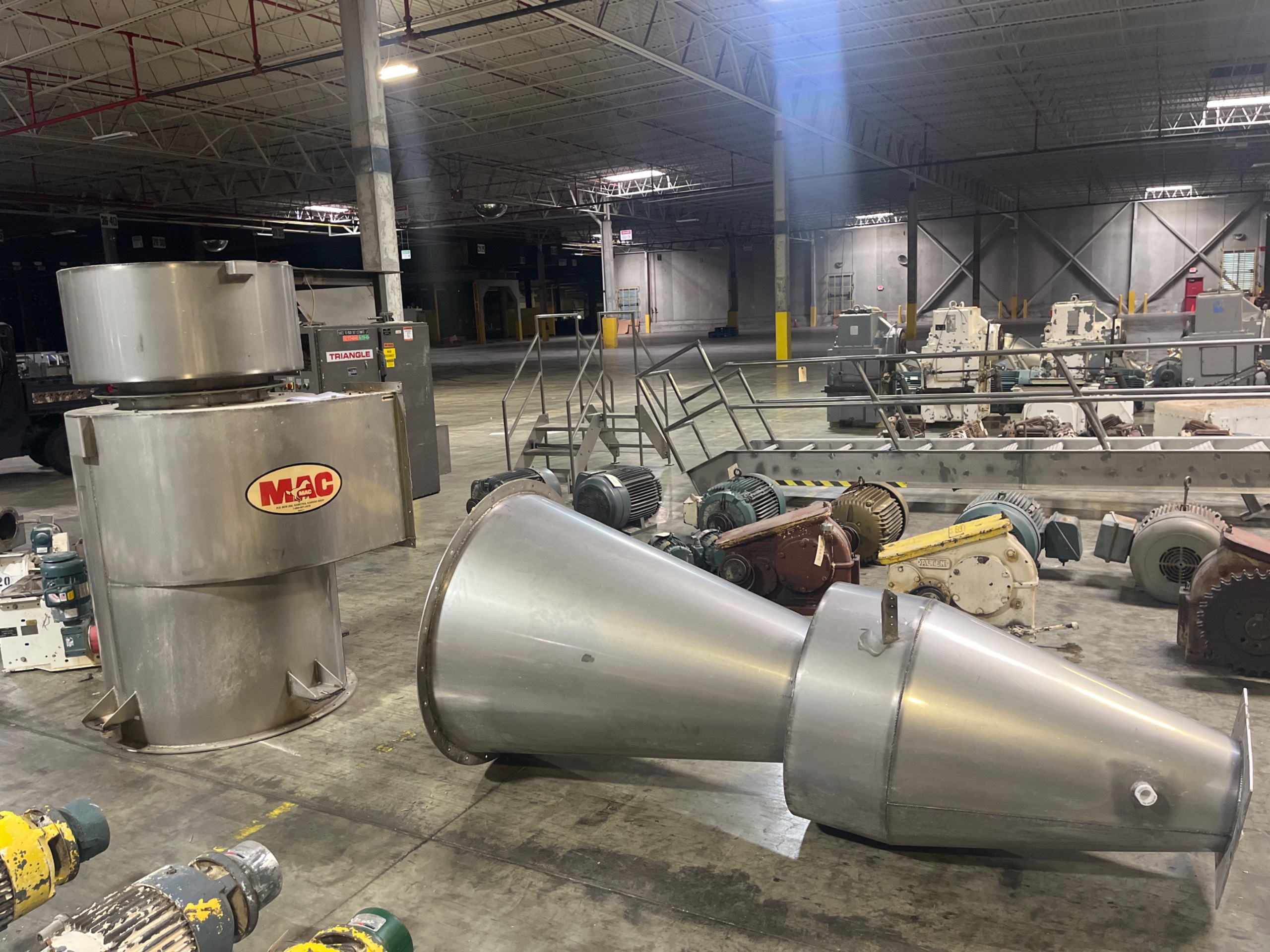 MAC 1HE39 DUST COLLECTOR RECIEVER For Sale | Aucto