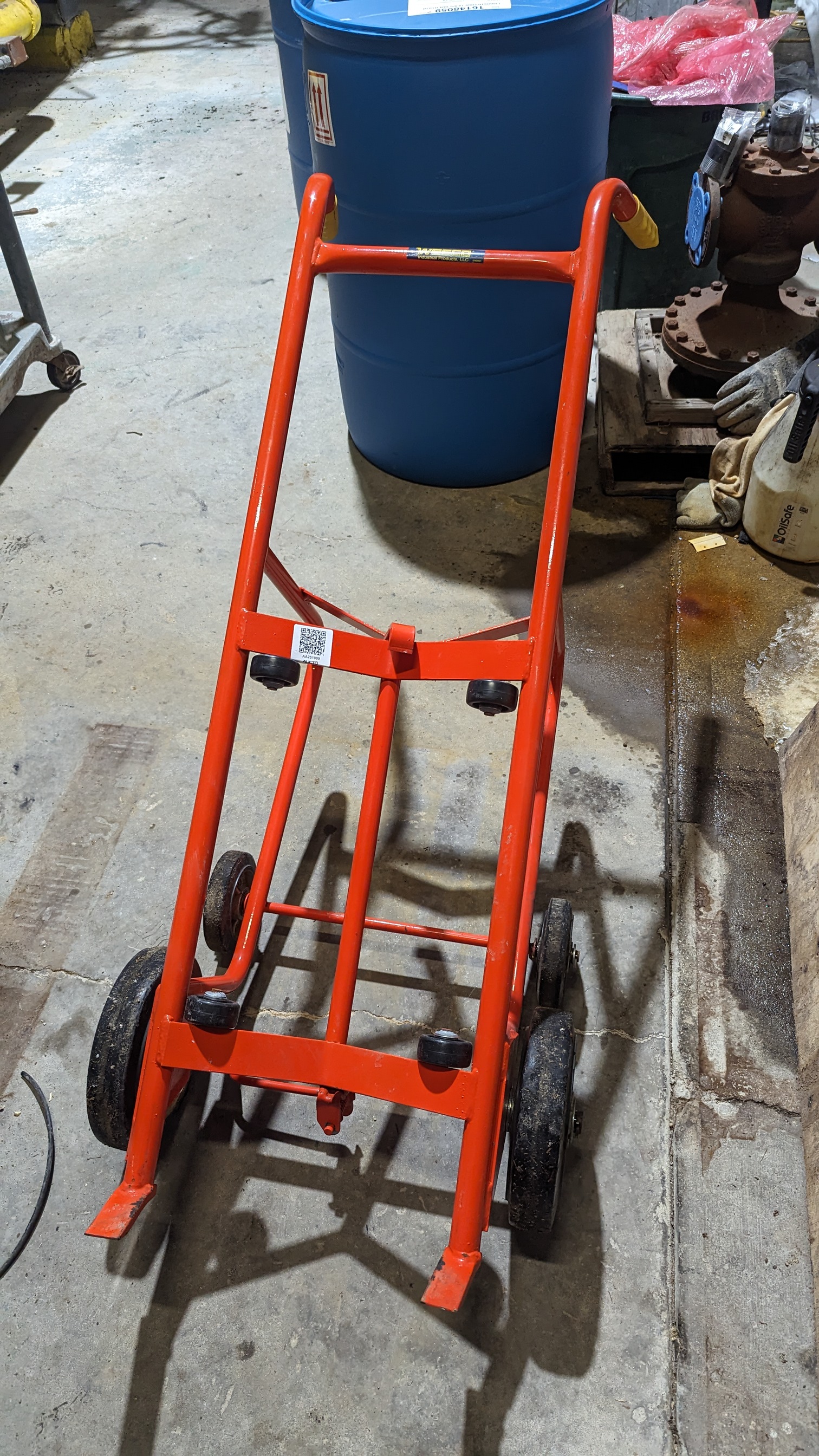 Wesco 240005 1,000 lb Barrel Cart For Sale | Aucto