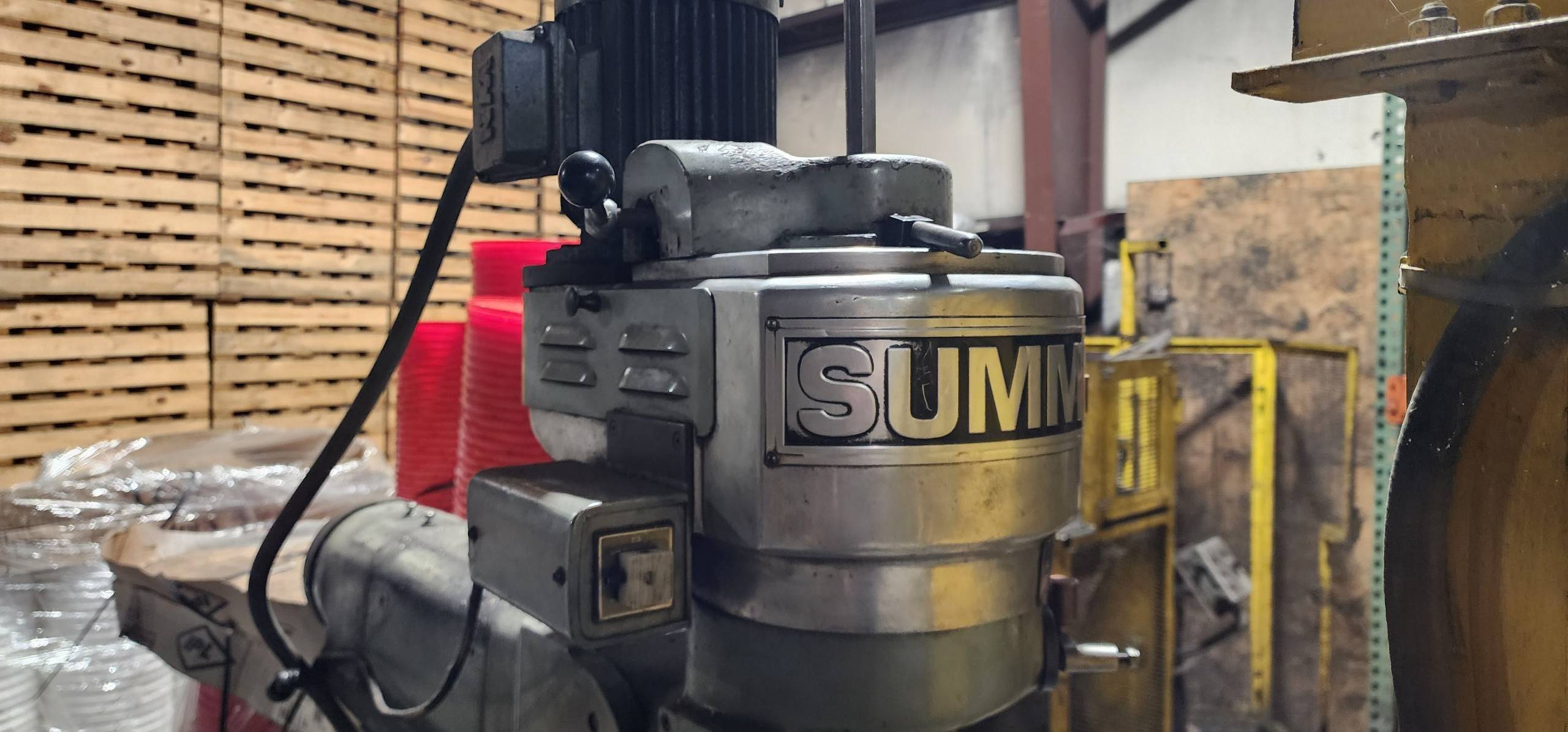 SUMMIT V-244 VERTICAL MILLING MACHINE For Sale | Aucto