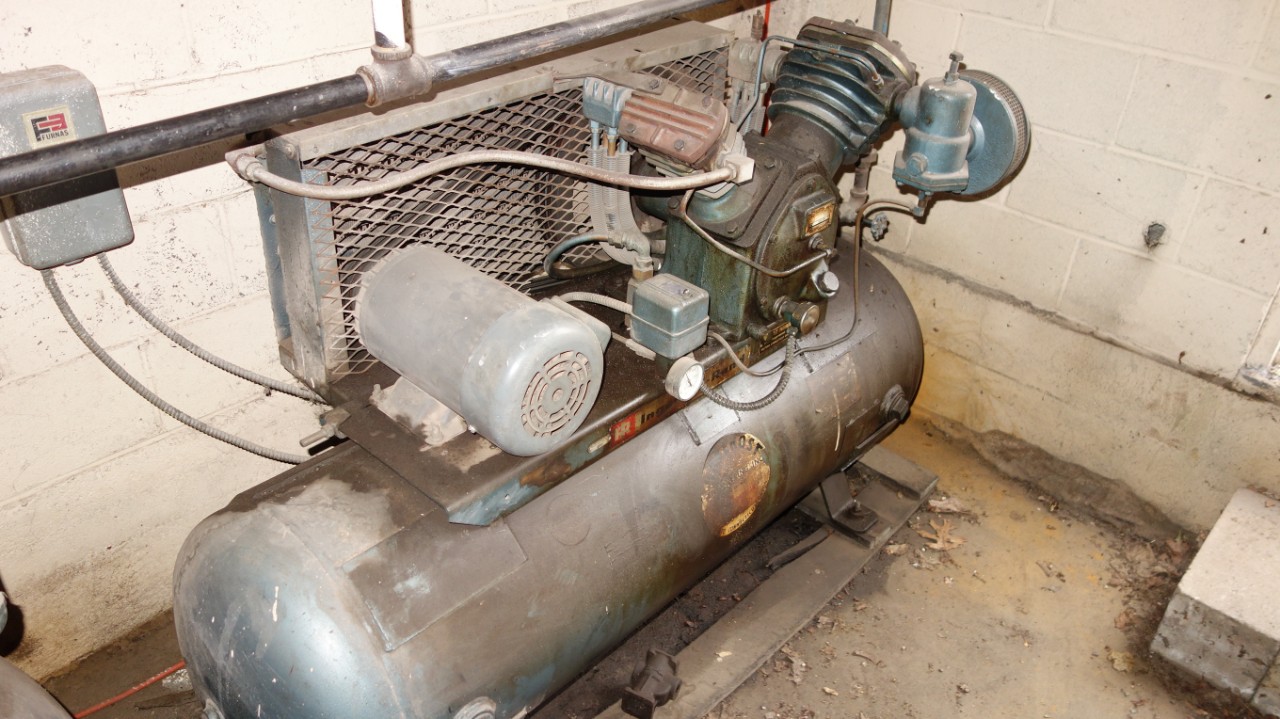 INGERSOLL-RAND 253 D5 5HP 230V-AC TYPE 30 AIR COMPRESSOR For Sale | Aucto