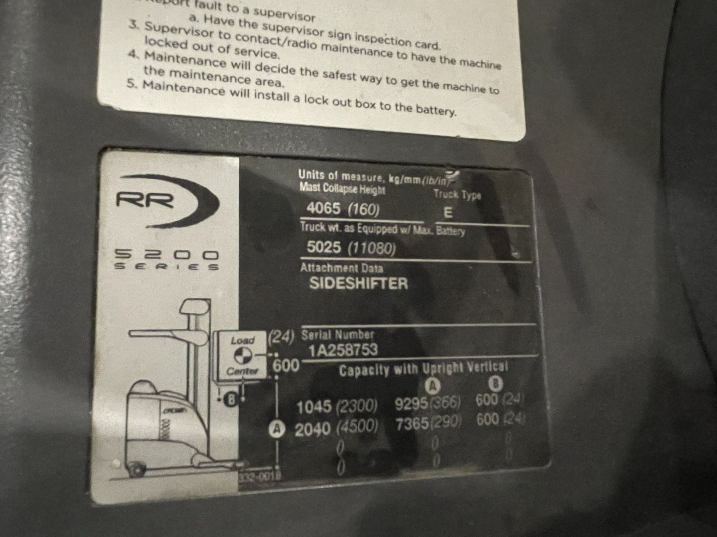 CROWN RR 5200 SERIES REACH TRUCK For Sale | Aucto