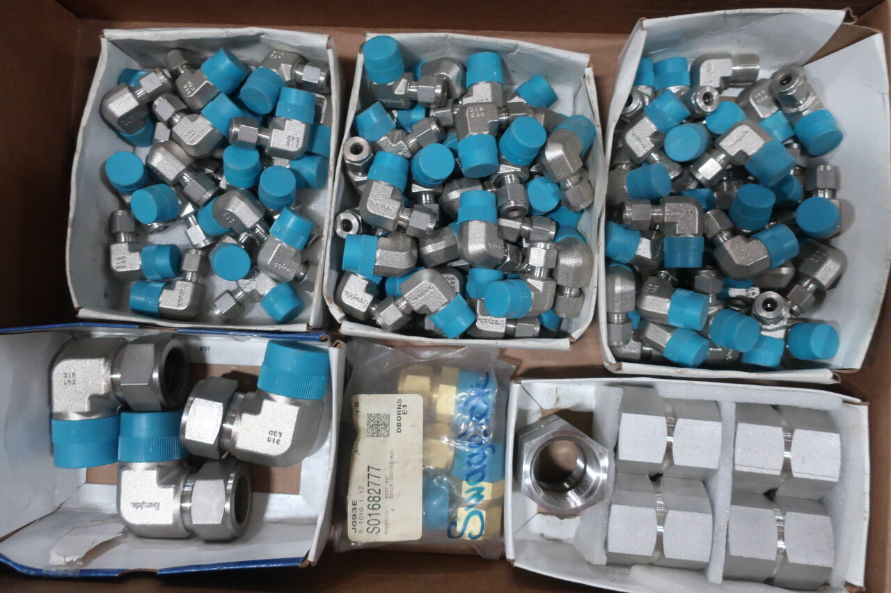 LOT OF ASSORTED SWAGELOK PARTS AND ACCESSORIES.