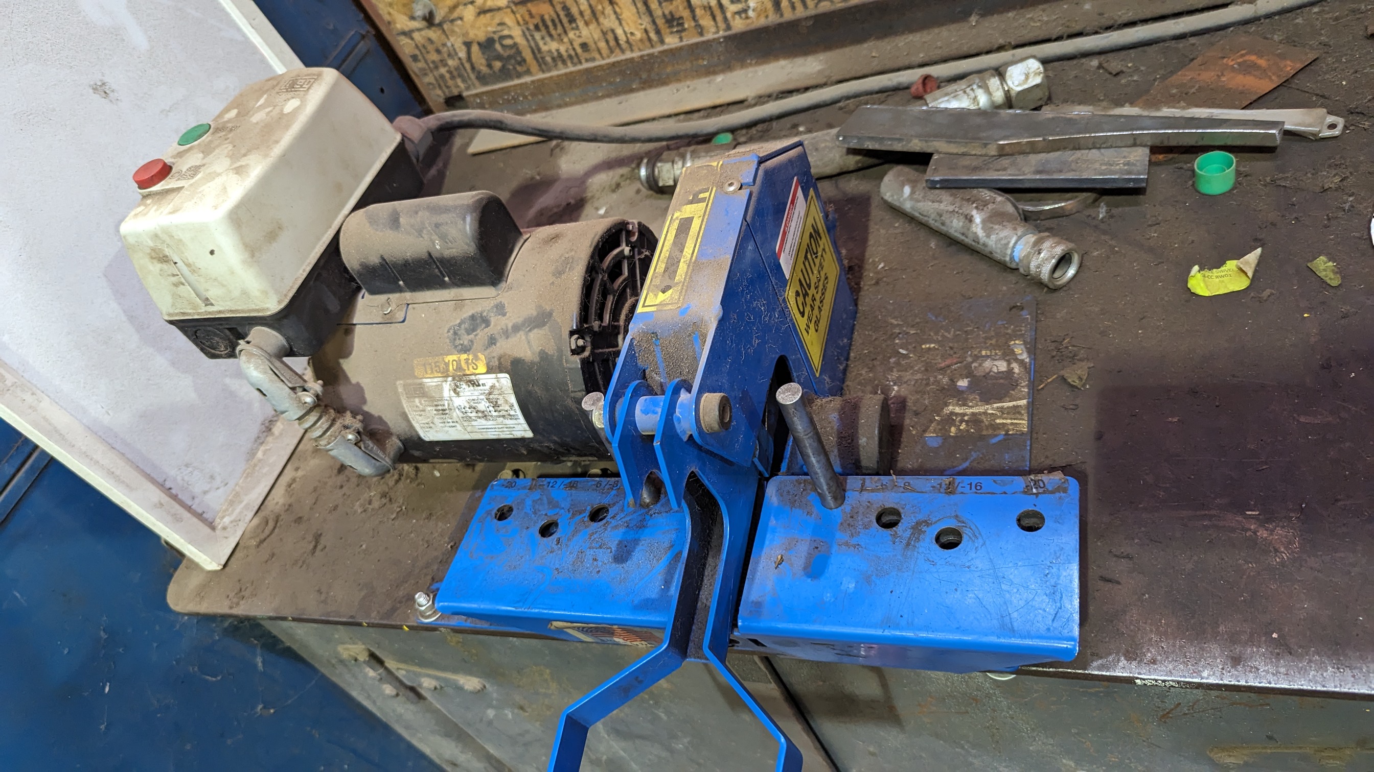 EATON ET1280 HOSE CRIMPER WITH HOSE CUTTER For Sale | Aucto