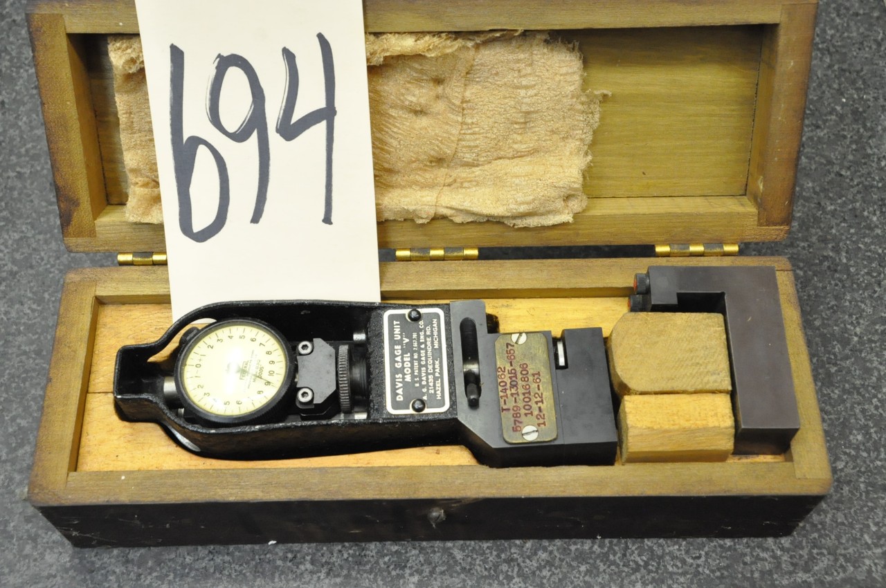 Davis Gage Unit Model V with Case For Sale | Aucto