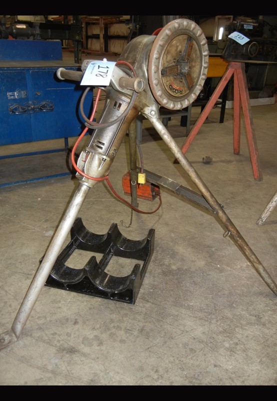 RIDGID MODEL 270, Pipe Threader with Dies and Pipe Cutter