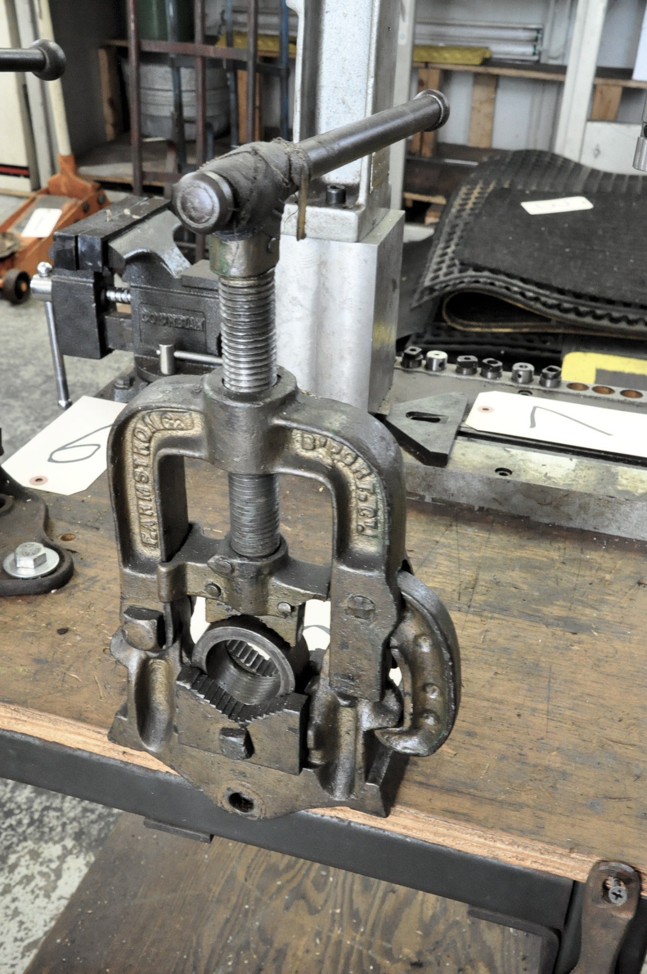 Bench Top Pipe Vise
