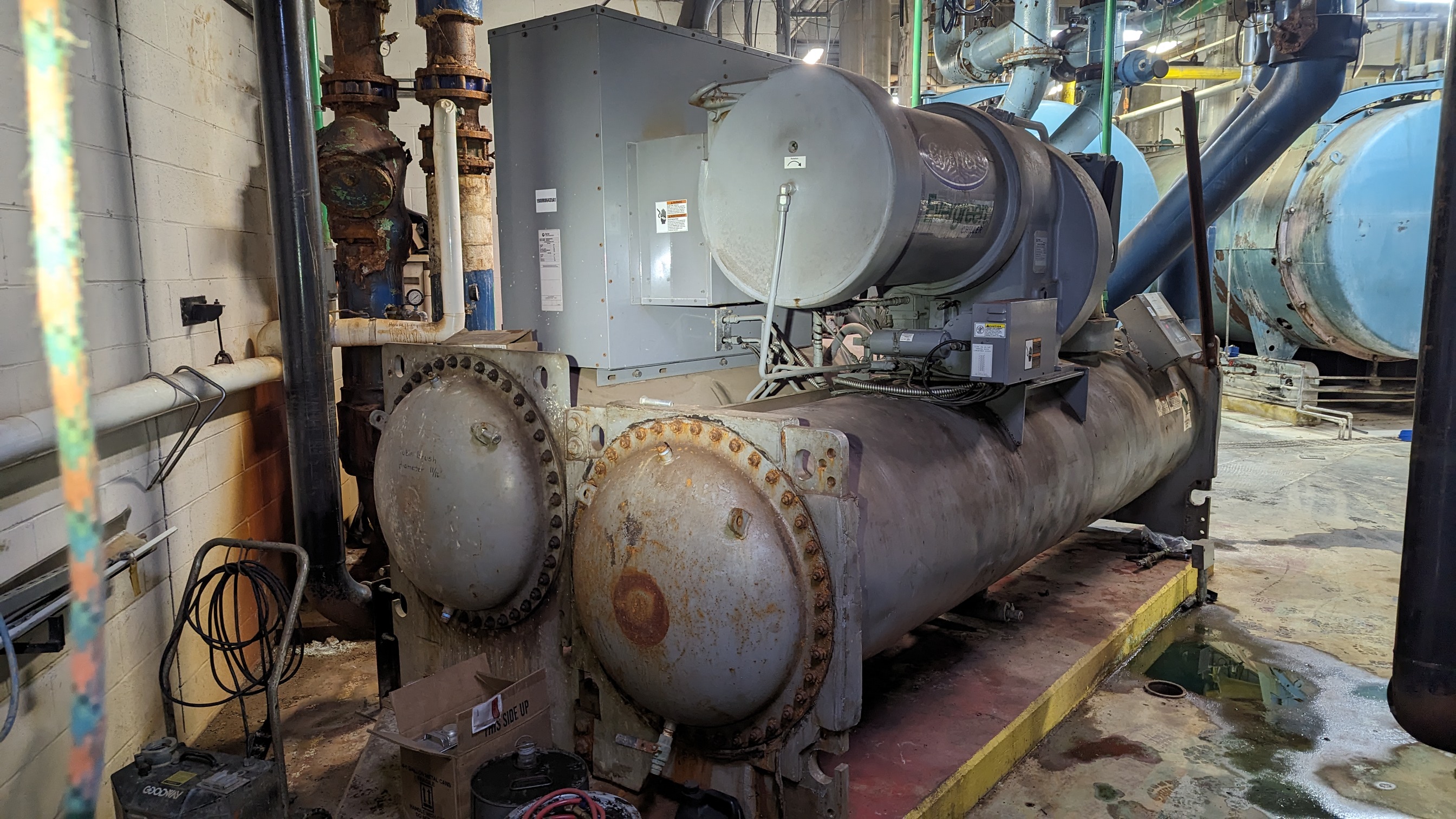 Carrier 19XVR06435A1 500 Ton Centrifugal Chiller For Sale | Aucto