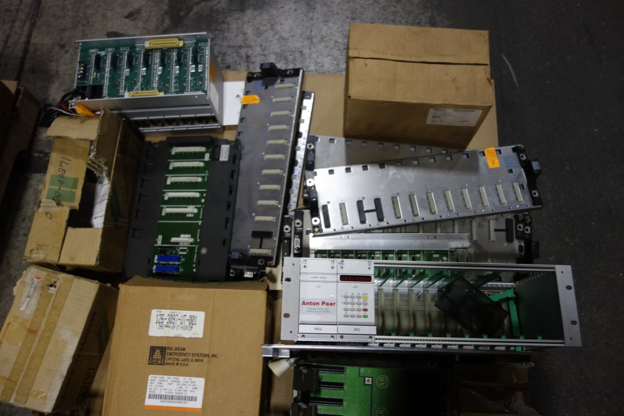 2 PALLETS OF ASSORTED CHASSIS RACKS For Sale | Aucto