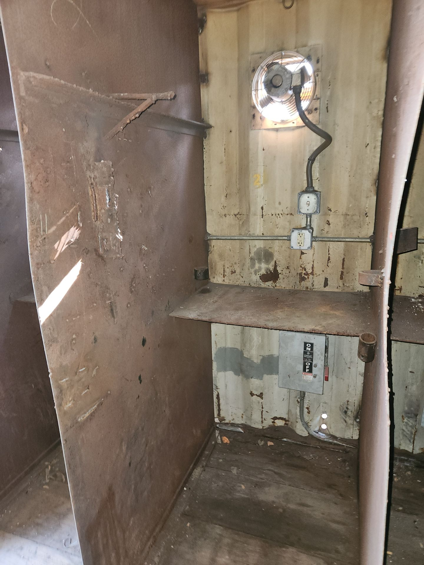 20' CONNEX WITH 4 WELD TEST BOOTHS For Sale | Aucto