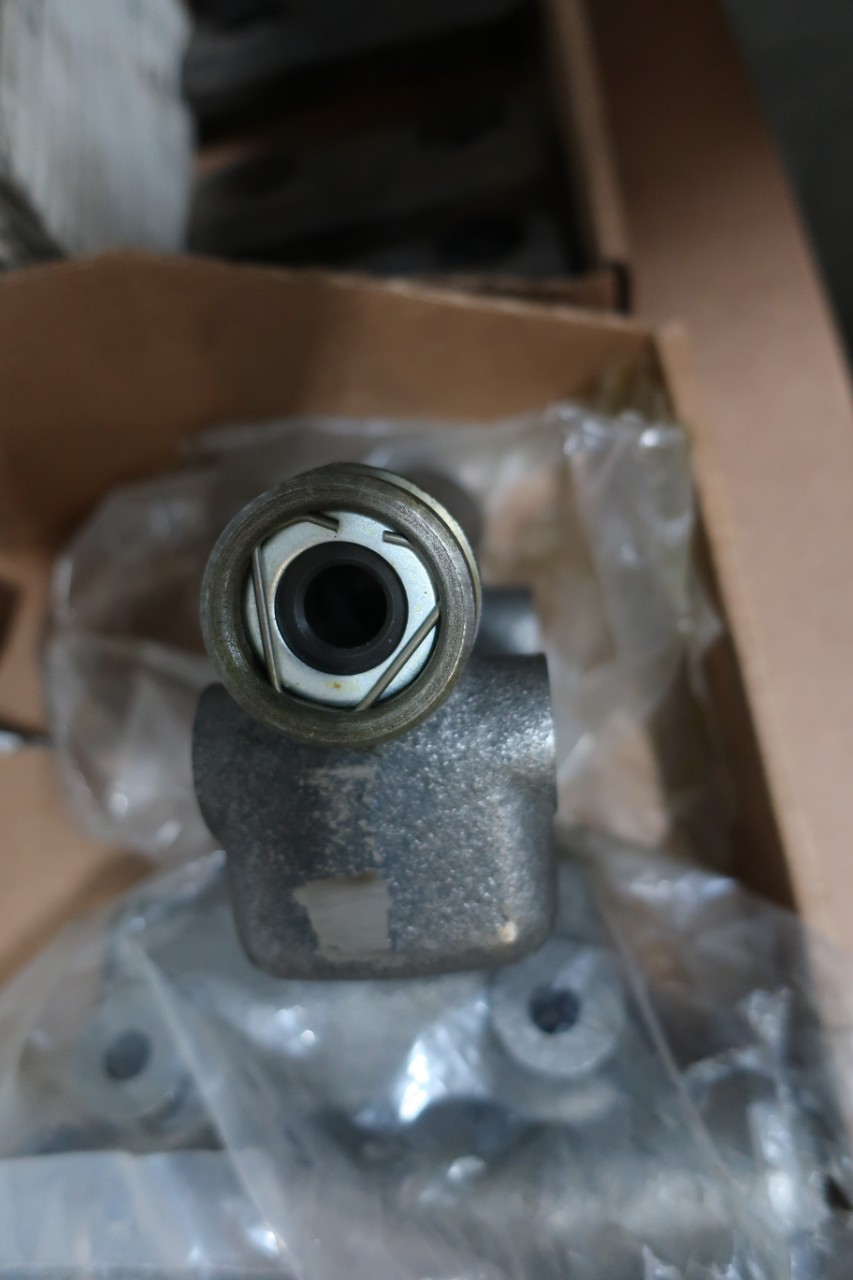 LOT OF ASSORTED FORKLIFT PARTS AND ACCESSORIES For Sale | Aucto