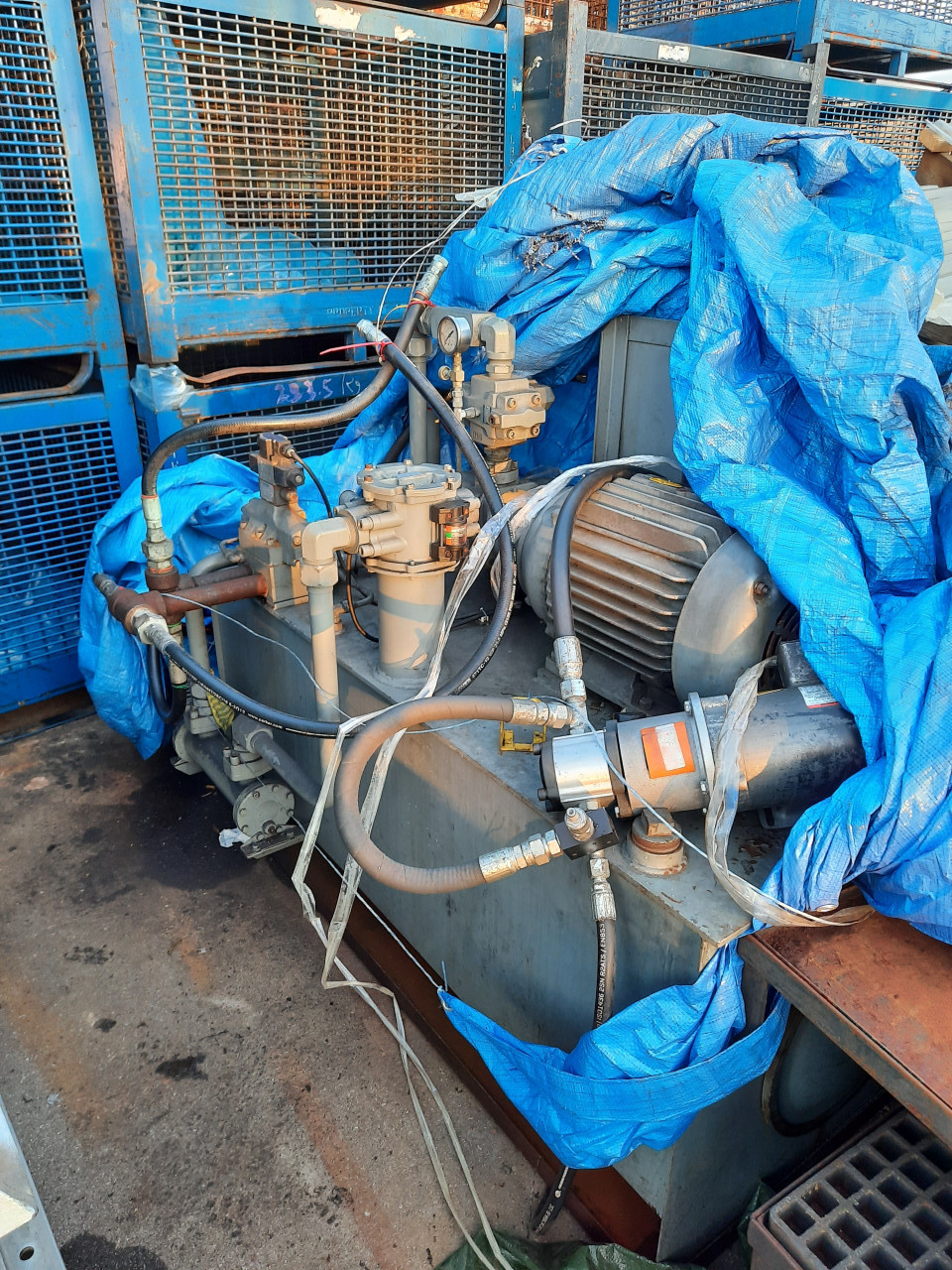 2004 ROTO-FLO 24IN SPLINE ROLLER For Sale | Aucto