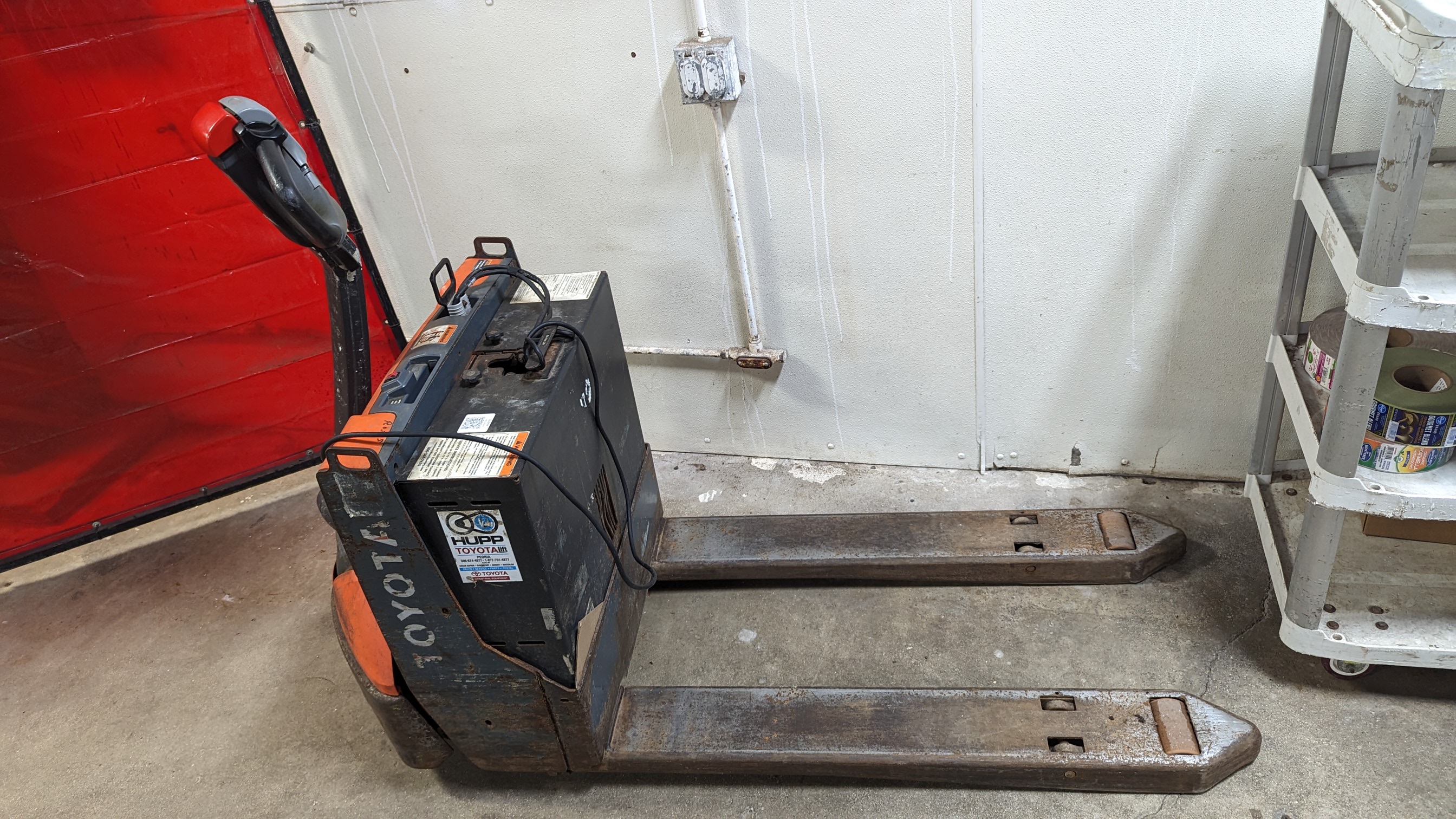 TOYOTA 8HBW23 24V ELECTRIC PALLET JACK For Sale | Aucto