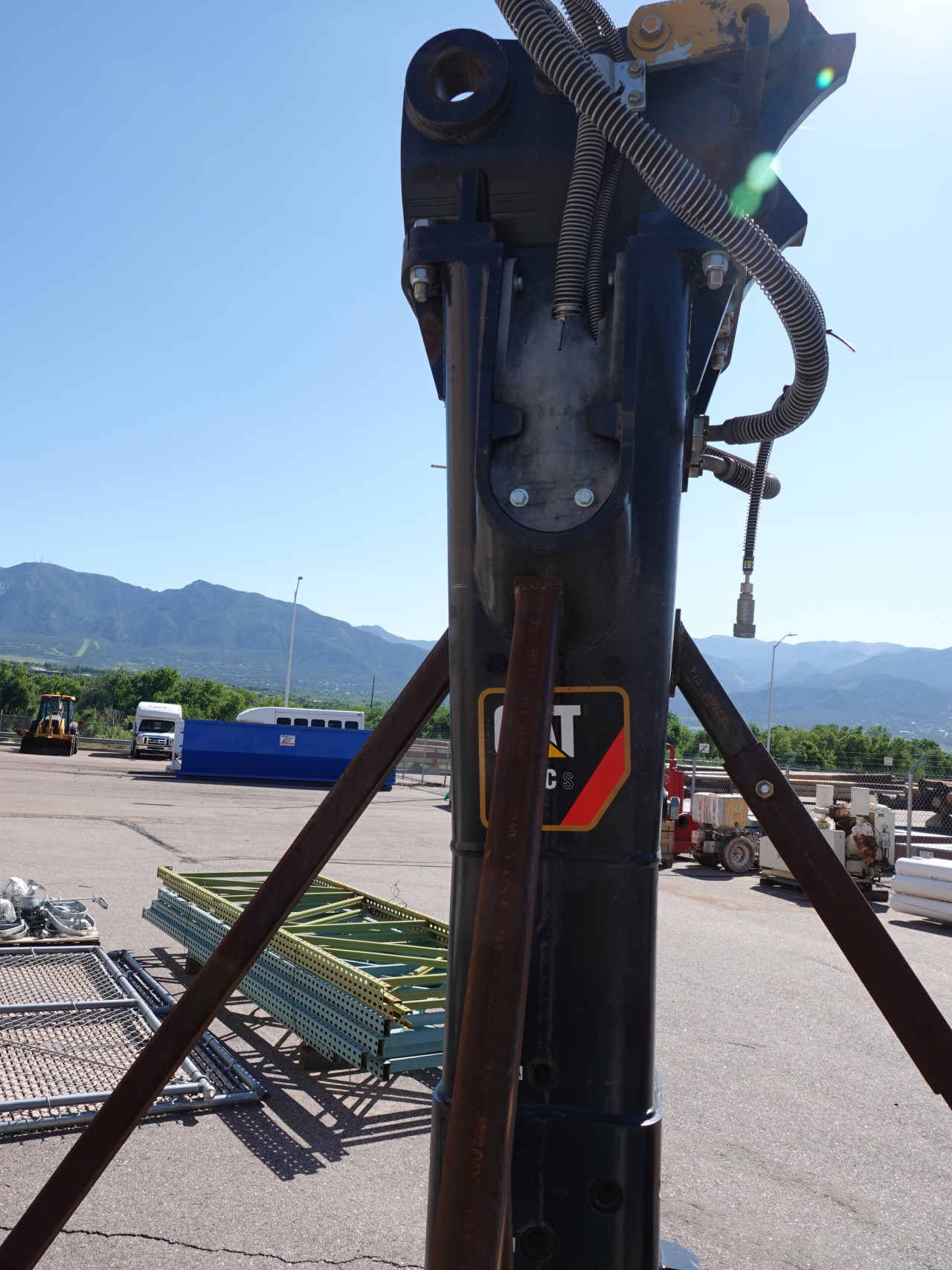 Caterpillar H120Cs Hydraulic Hammer w/Stand (Never Used) For Sale | Aucto