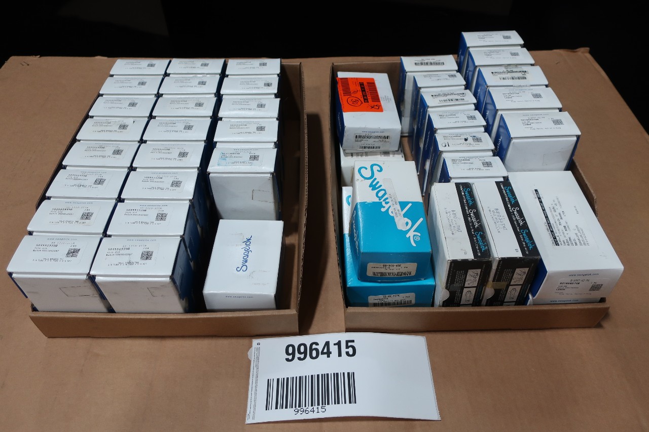 LOT OF ASSORTED SWAGELOK FITTINGS For Sale | Aucto