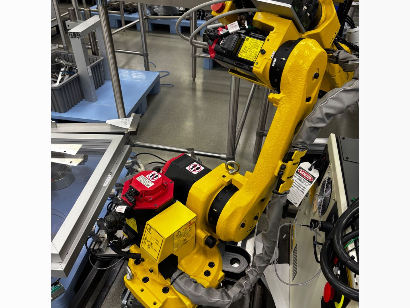 2019 FANUC M-10IA-10MS ROBOT & CONTROLLER ASSEMBLY For Sale | Aucto