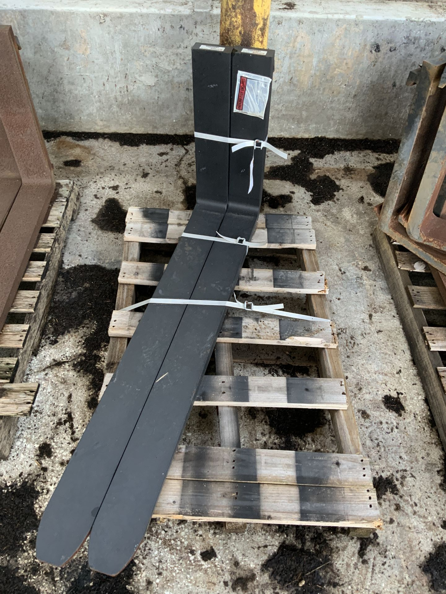 QTY 19 - FORKS FOR FORKLIFTS For Sale | Aucto