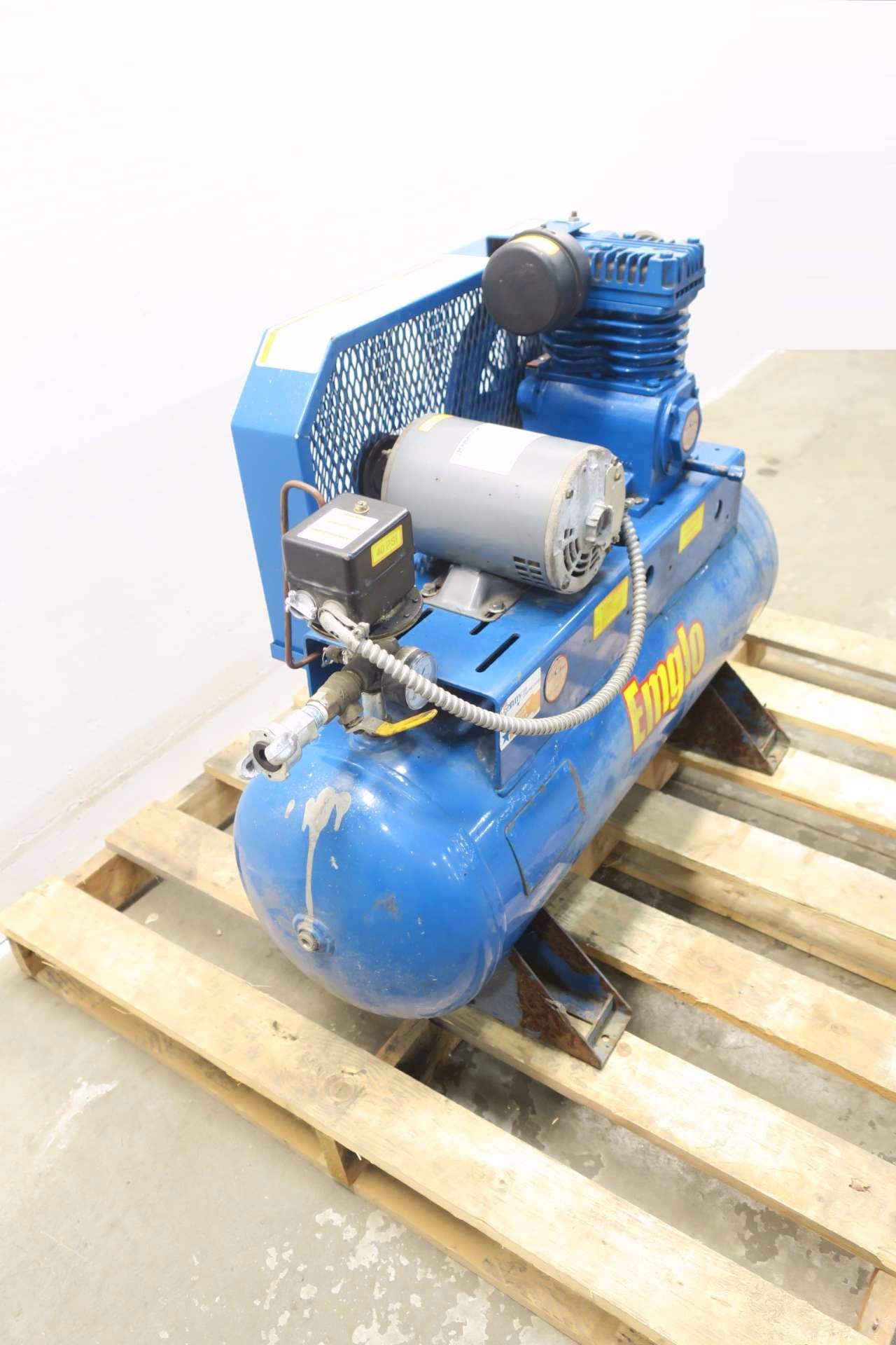 EMGLO K34S-17 AIR COMPRESSOR For Sale | Aucto