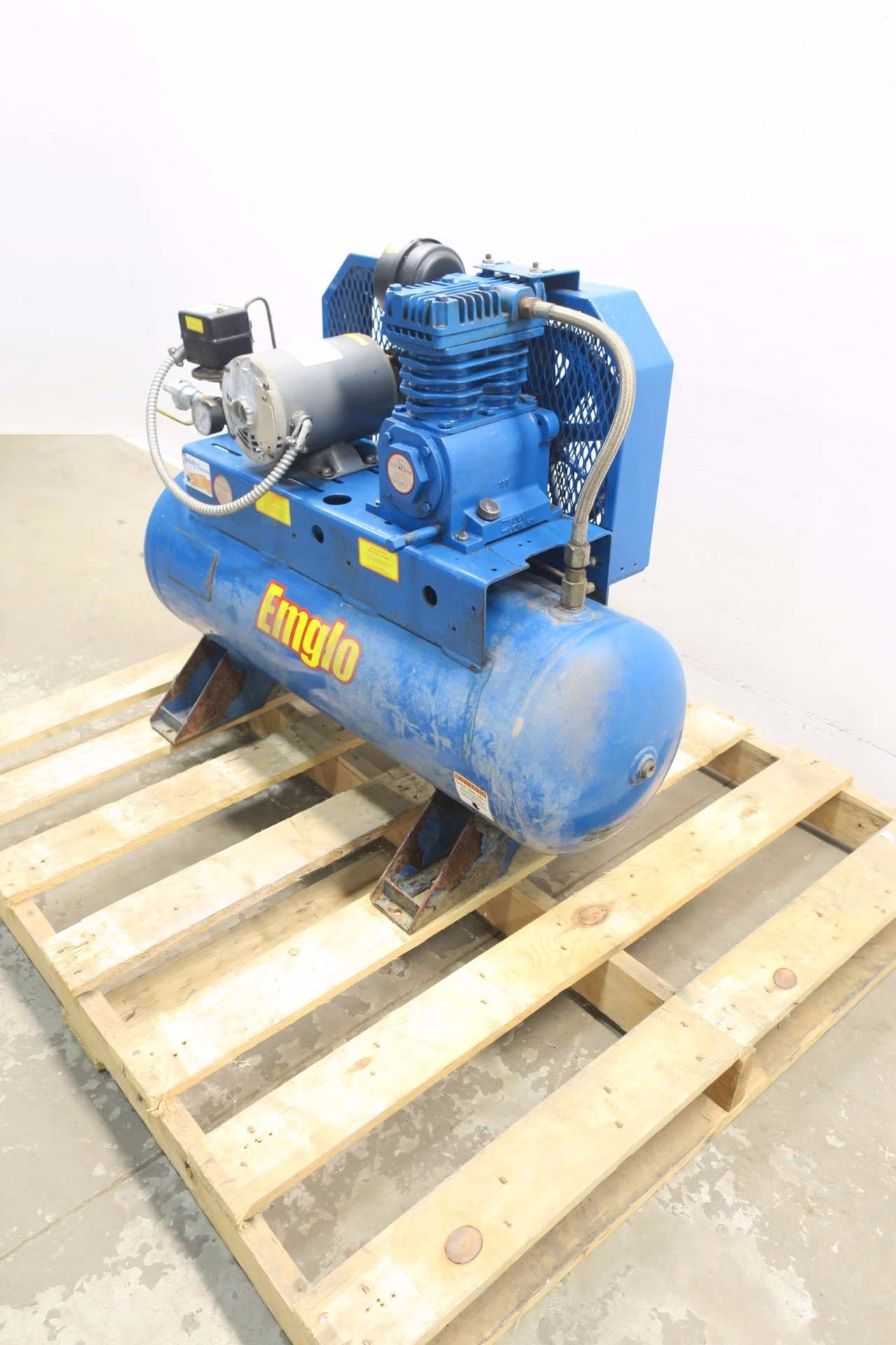 EMGLO K34S-17 AIR COMPRESSOR For Sale | Aucto