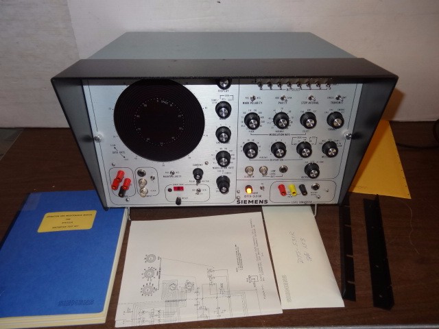 Siemens DTS-531R Distortion Test Set With Logic Diagraman For Sale | Aucto
