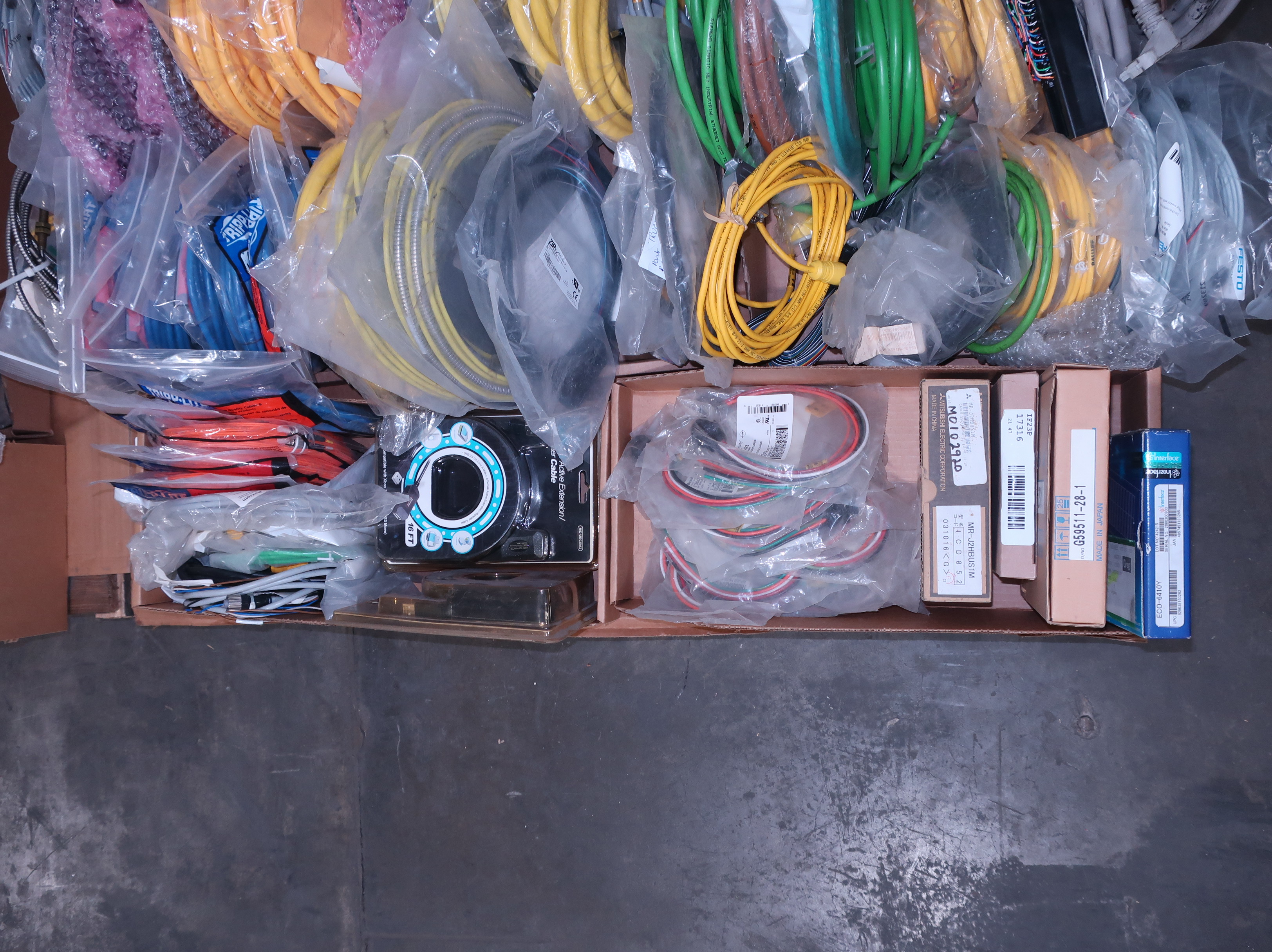 SKU 1726065 - 2 PALLETS OF ASSORTED CORDSET CABLES For Sale | Aucto