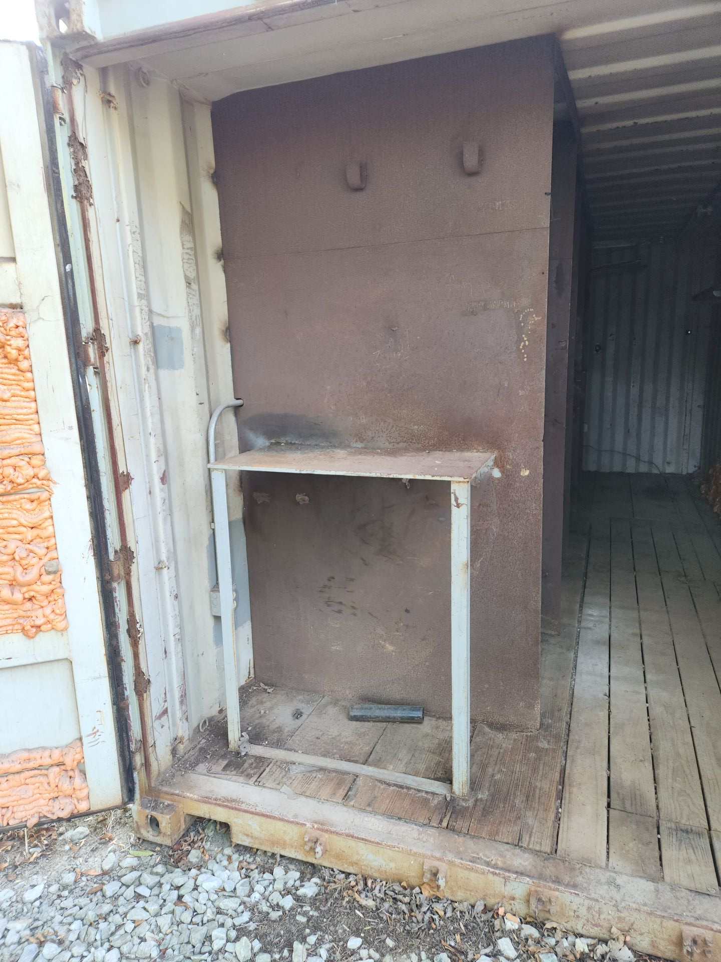 20' CONNEX WITH 4 WELD TEST BOOTHS For Sale | Aucto