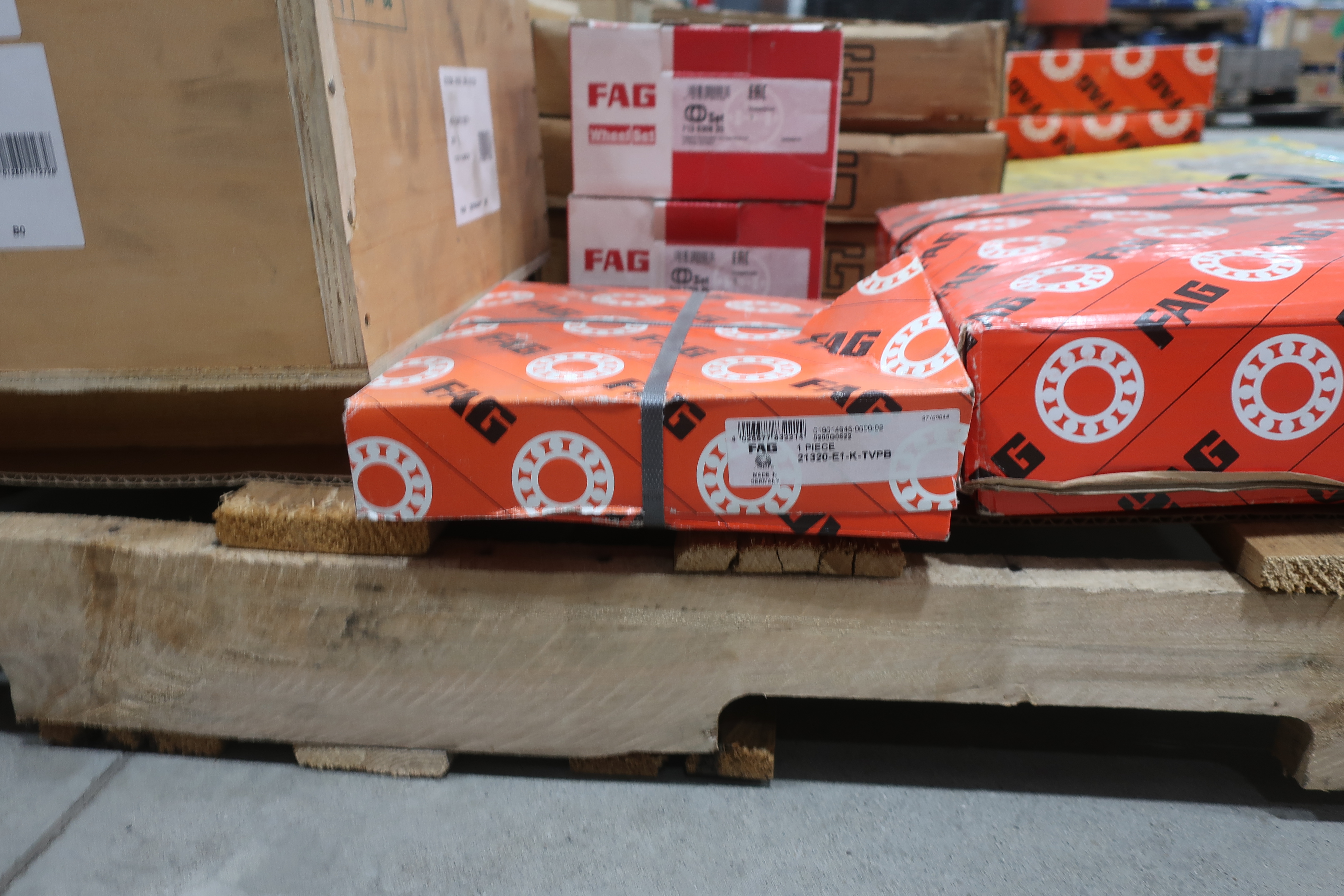 SKU 1739235 - PALLET OF ASSORTED BEARINGS, FAG, SKF, INA For Sale | Aucto