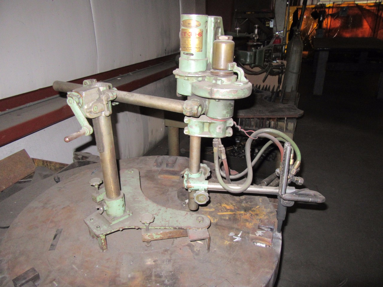 TANAKA KT-30-6 PORTABLE CIRCLE CUTTING UNIT WITH TABLE, (BACK BUILDING)