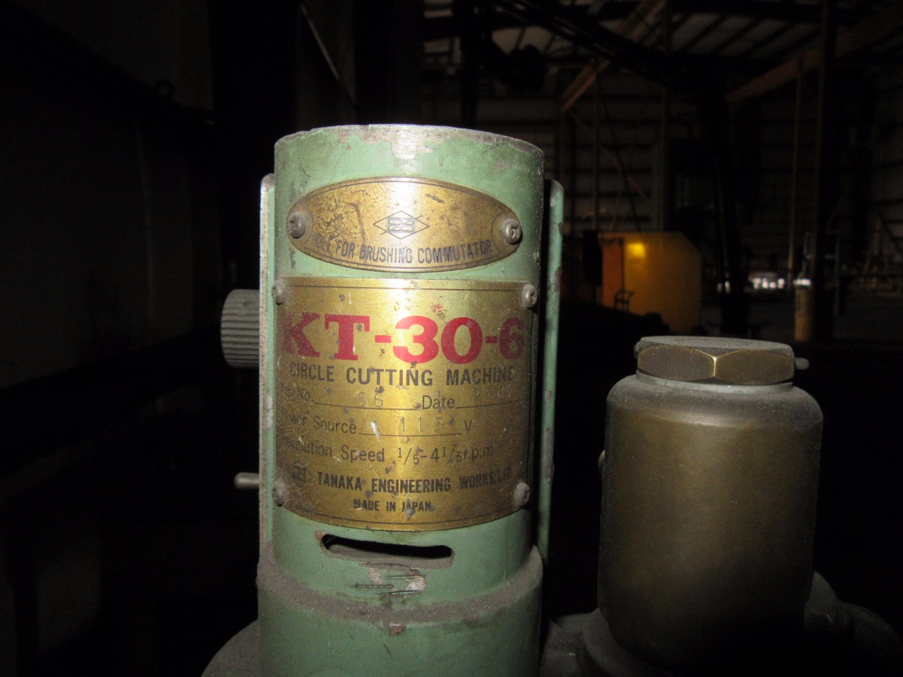 TANAKA KT-30-6 PORTABLE CIRCLE CUTTING UNIT WITH TABLE, (BACK BUILDING)