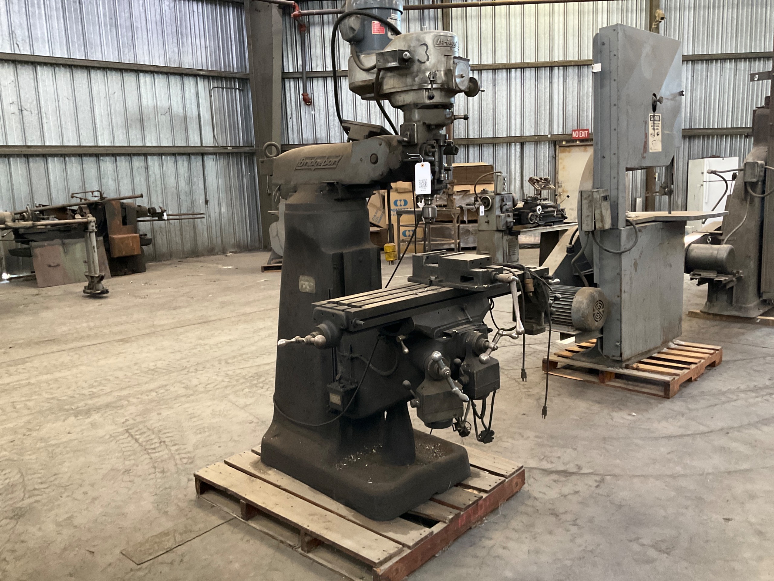 BRIDGEPORT VERTICAL MILLING MACHINE For Sale | Aucto