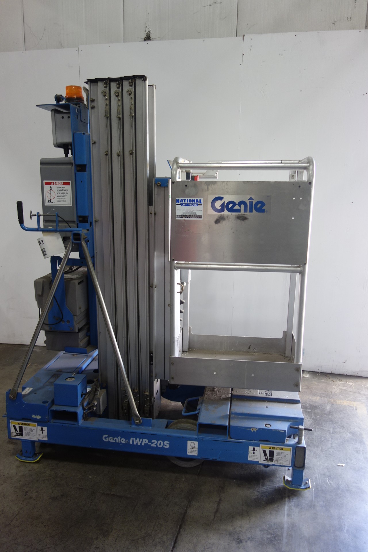 GENIE IWP-20S LIFT For Sale | Aucto