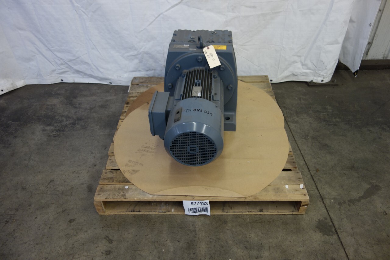 SEW EURODRIVE R137 AC GEARMOTOR