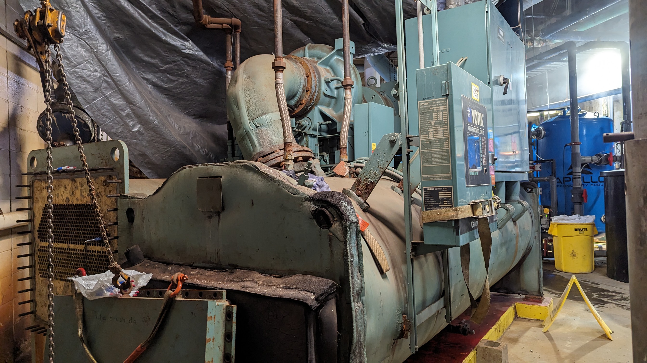 York YK GB FD H7-CW ES Centrifugal Chiller For Sale | Aucto