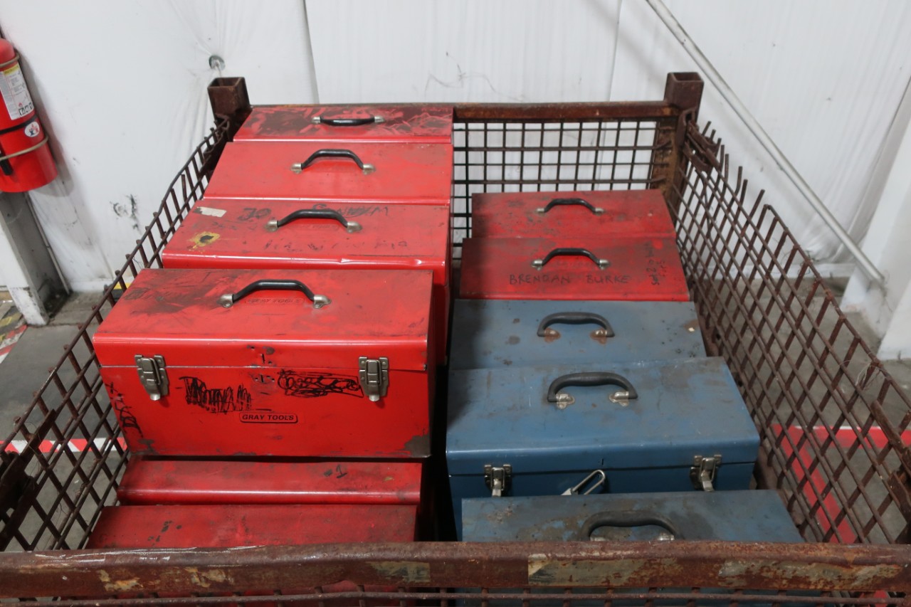 LOT OF ASSORTED HAND-CARRY TOOL BOXES AND TOOLS For Sale | Aucto