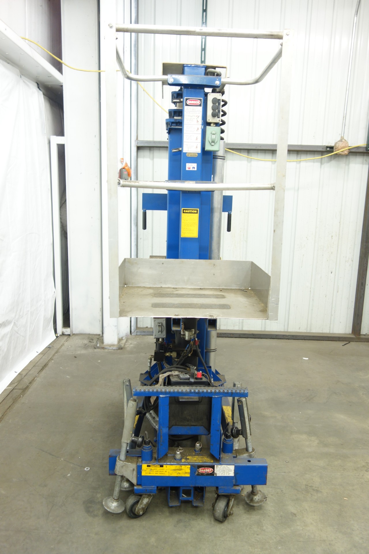 UPRIGHT UL-20 ELECTRIC MAN LIFT For Sale | Aucto