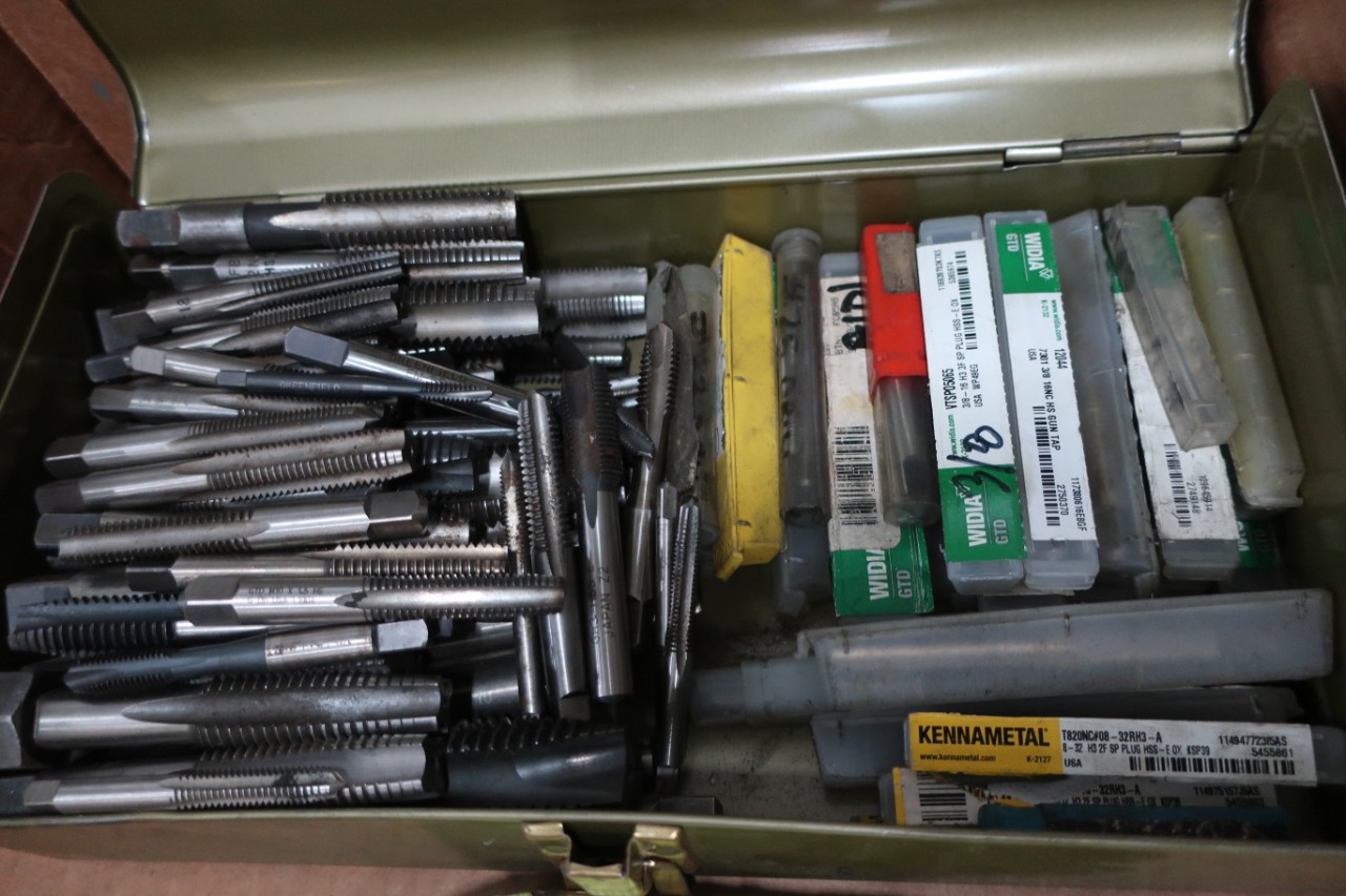 PALLET OF ASSORTED HAND TOOLS, PARTS AND ACCESSORIES For Sale | Aucto