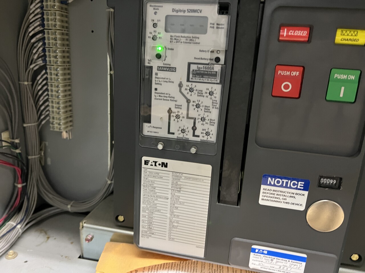 Eaton VCP vacuum breaker & switchgear