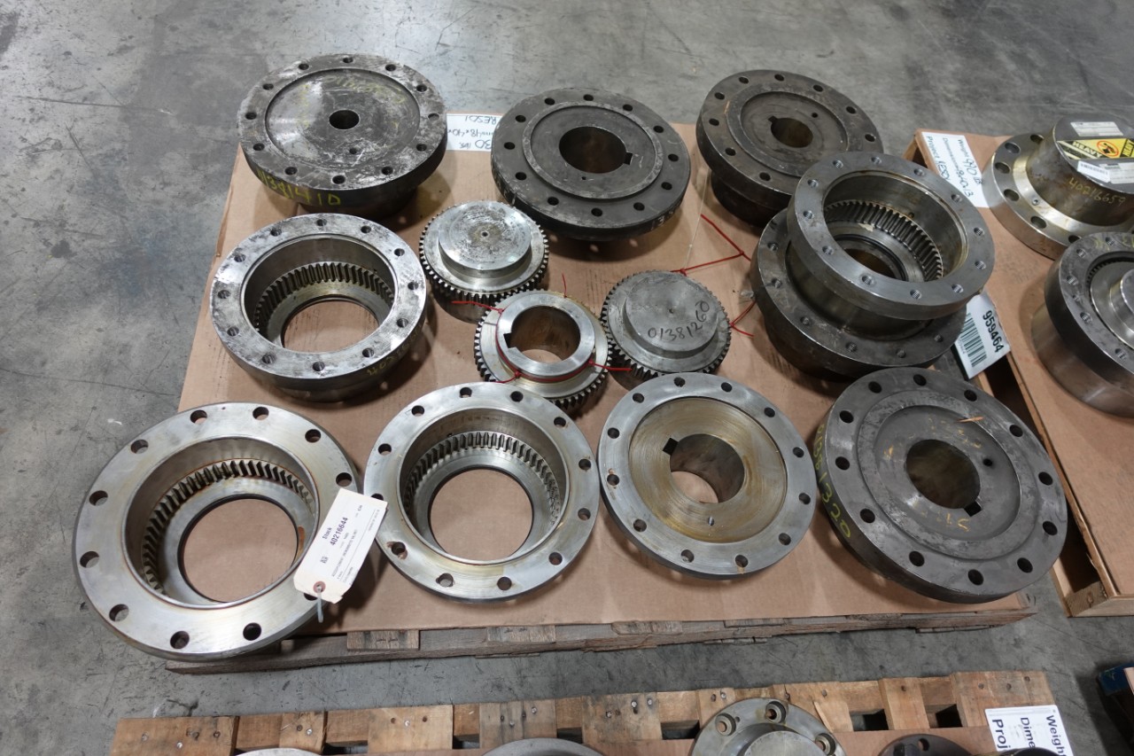 4 PALLETS OF ASSORTED HUBS AND COUPLINGS For Sale | Aucto