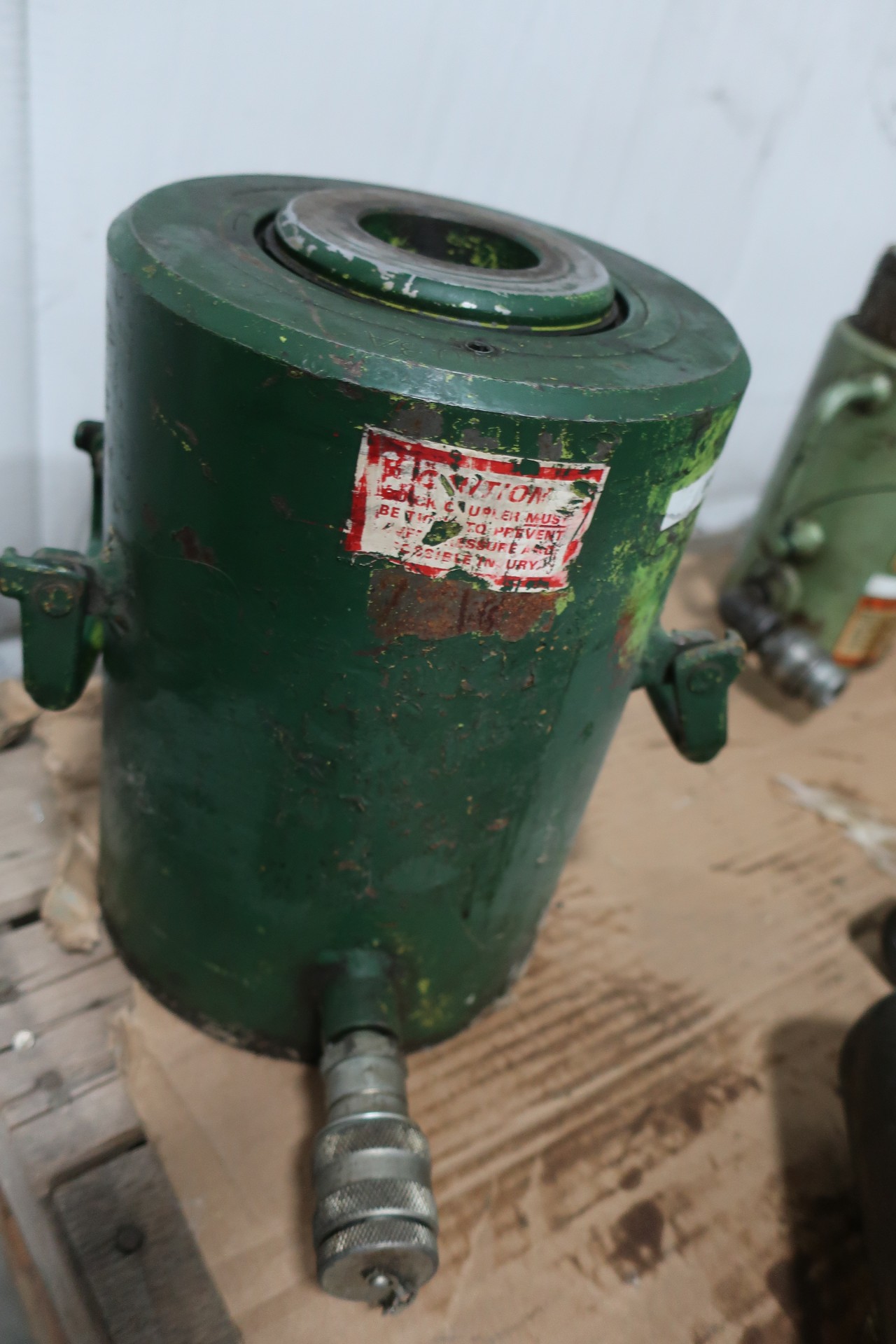 LOT OF ASSORTED SIMPLEX HYDRAULIC HAND PUMPS AND RAM CYLINDERS. For ...